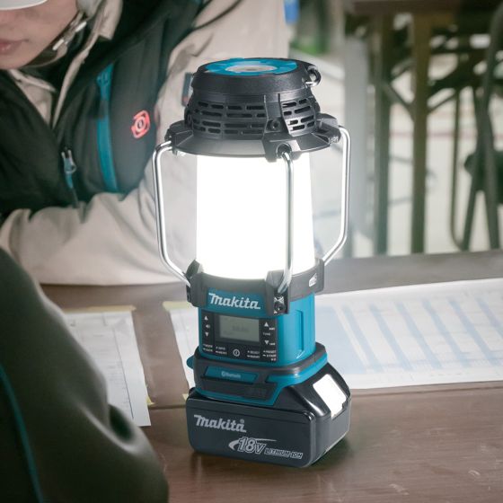 Makita DMR056 18V LXT Cordless DAB+ Bluetooth Radio Lantern (Body Only)